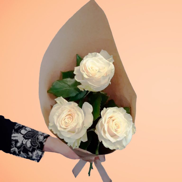 Mini Ramo Premium de 3 Rosas Blancas - Florerías Inkas